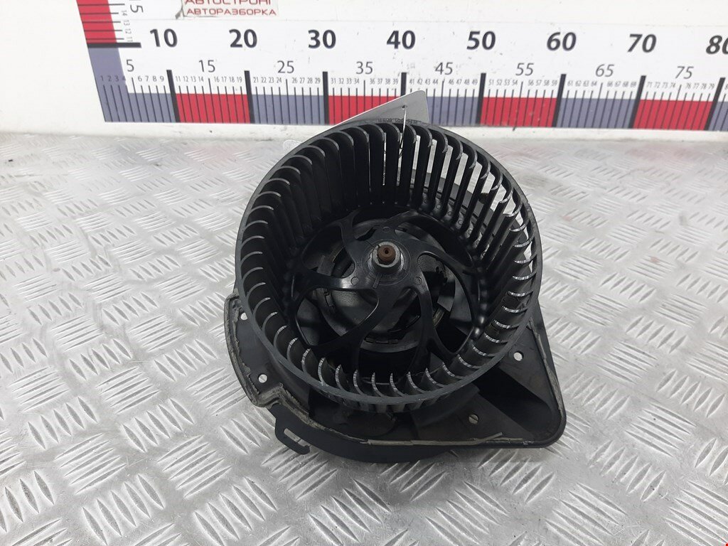 Моторчик печки (вентилятор отопителя) Audi 80 B4 8A1820021 арт. 1718070