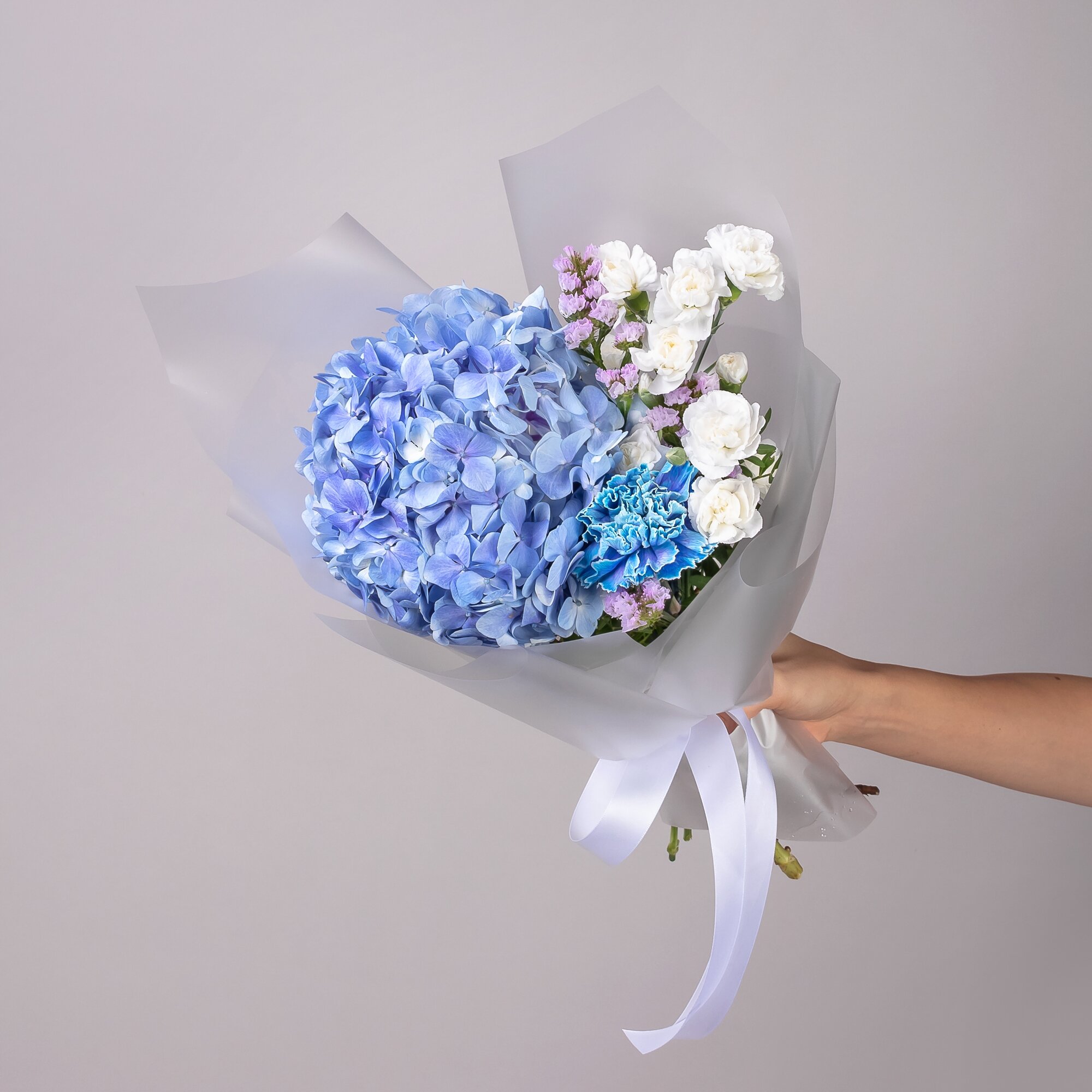 Букет "Вена" XS из голубой гортензии - эксклюзивно на Яндекс. Маркете