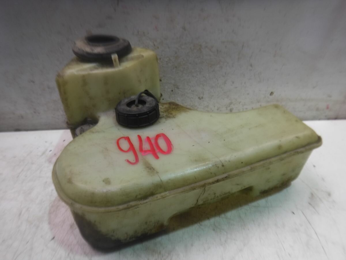 Бачок омывателя лобового стекла Volvo 940 I (1988—1998) 1369857