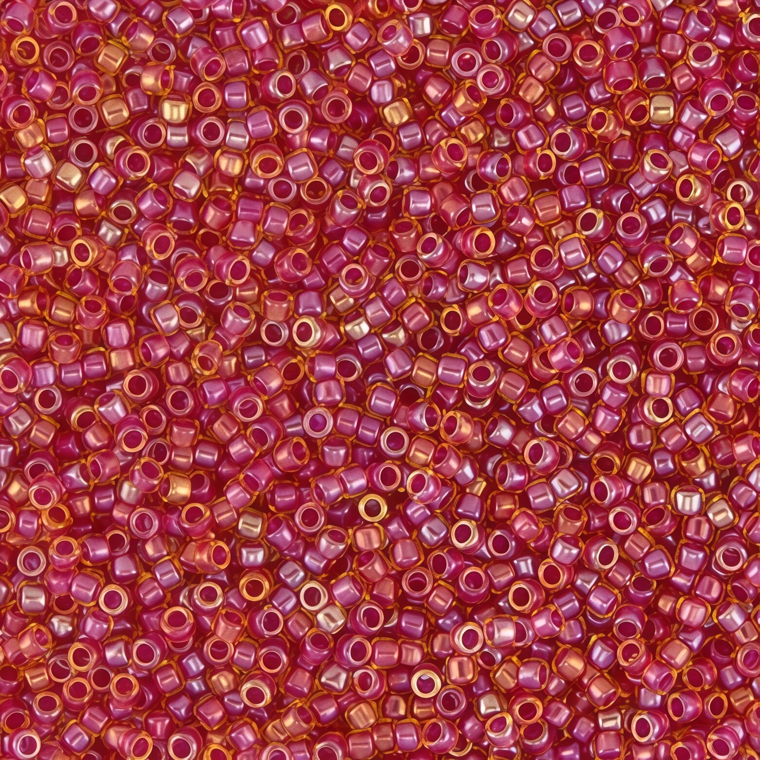 Бисер TOHO круглый, размер 15/0, цвет #241 (Окрашенный изнутри, радужный светлый топаз/бледно-лиловый), 10 грамм