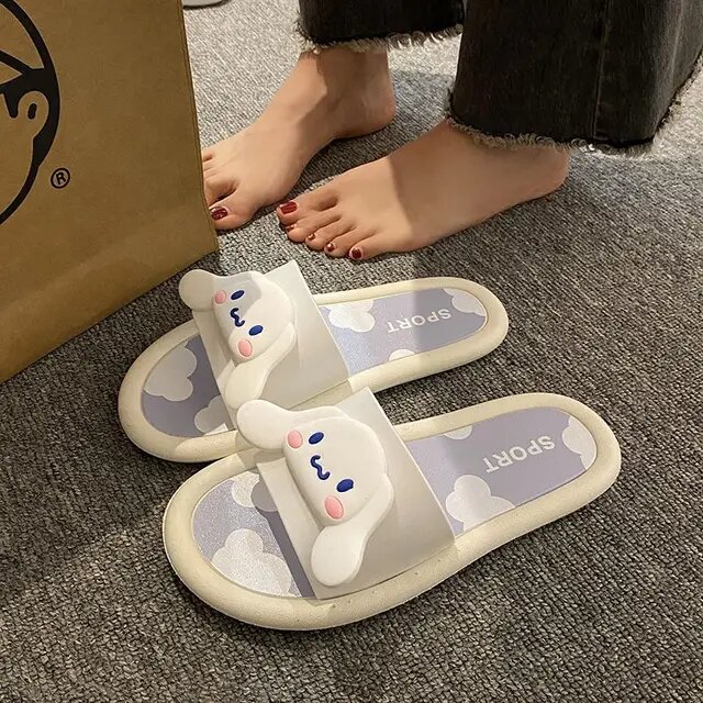 Шлепанцы Sanrio Y2k женские с мультипликационным мелодией Kuromi Cinnamoroll, летние домашние модные милые шлепанцы, нескользящая обувь на плоской подошве