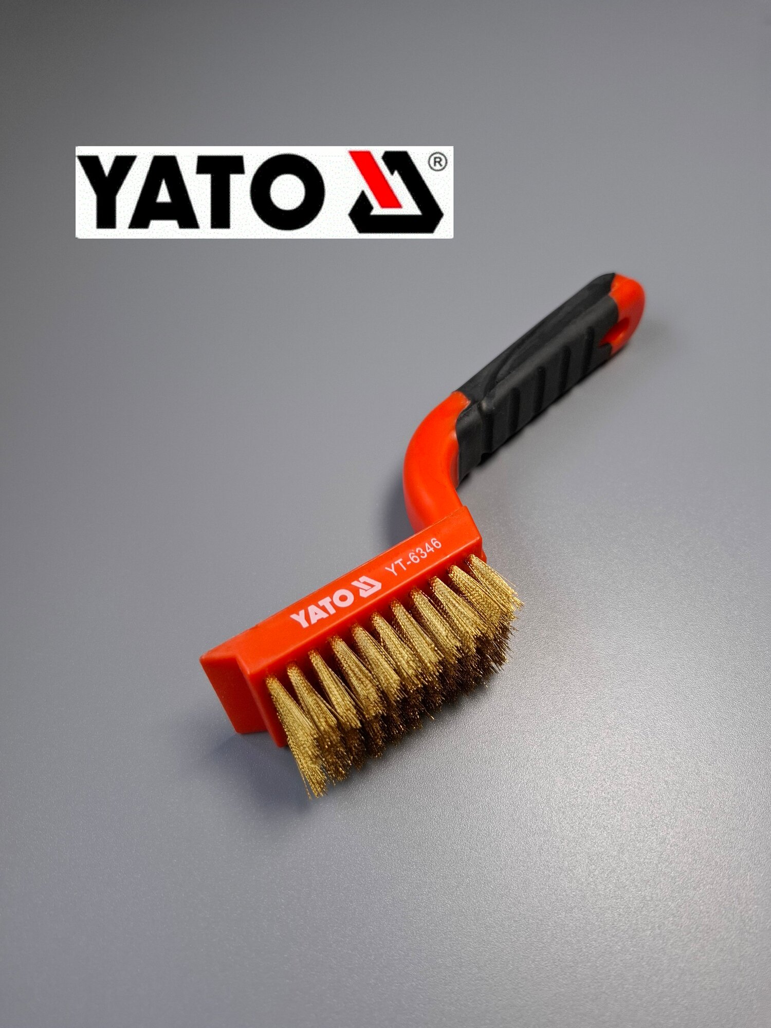 Щетка латунная YATO 5 рядов, 180 мм, пластиковая ручка арт. YT-6346