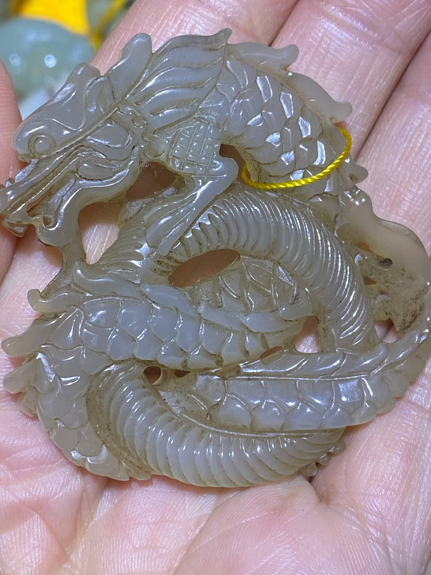 Винтажный кулон-амулет из белого нефрита LK