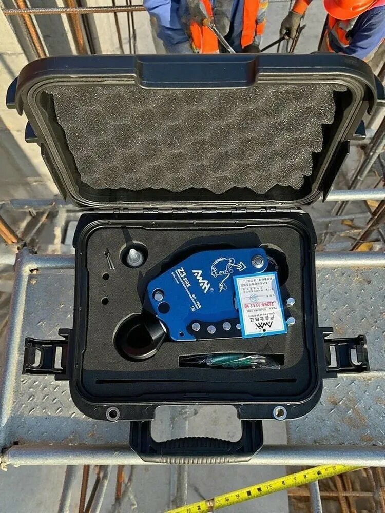 Страховочно-спусковое устройство