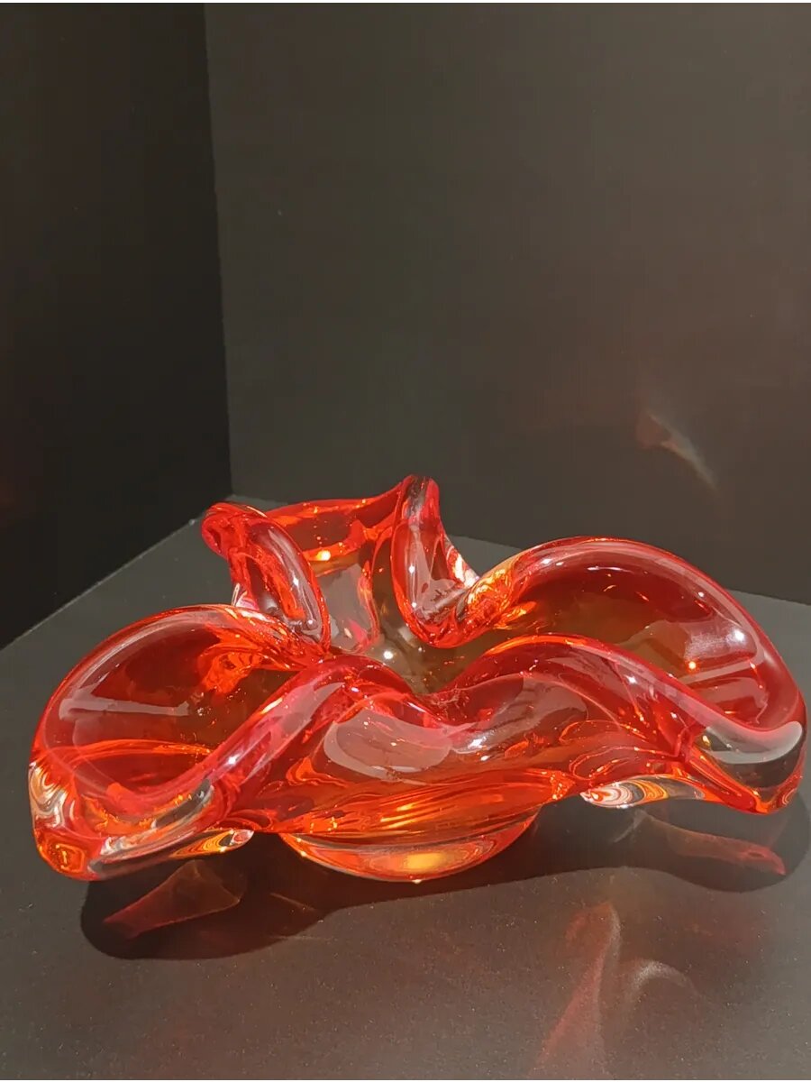 Вазочка конфетница красное стекло Чехословакия редкая