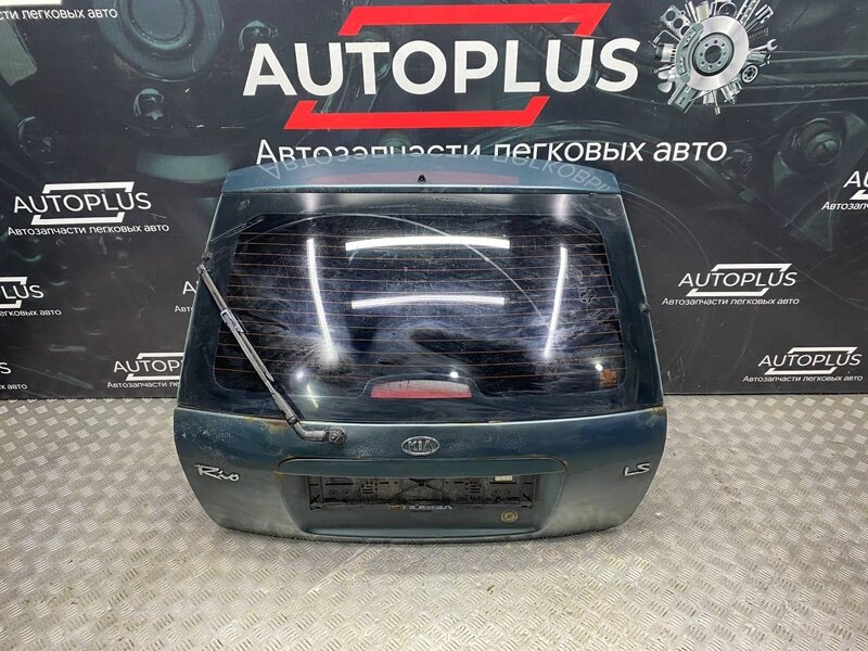 Дверь багажника