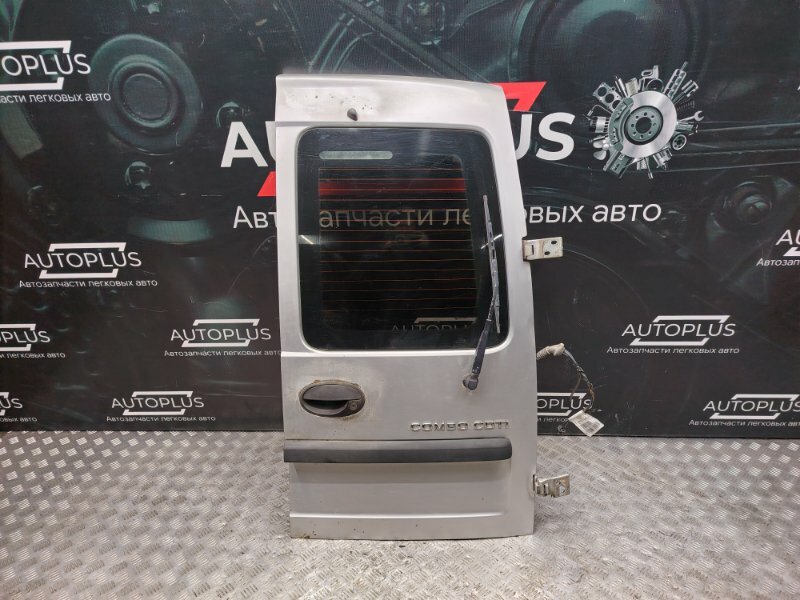 Дверь багажника