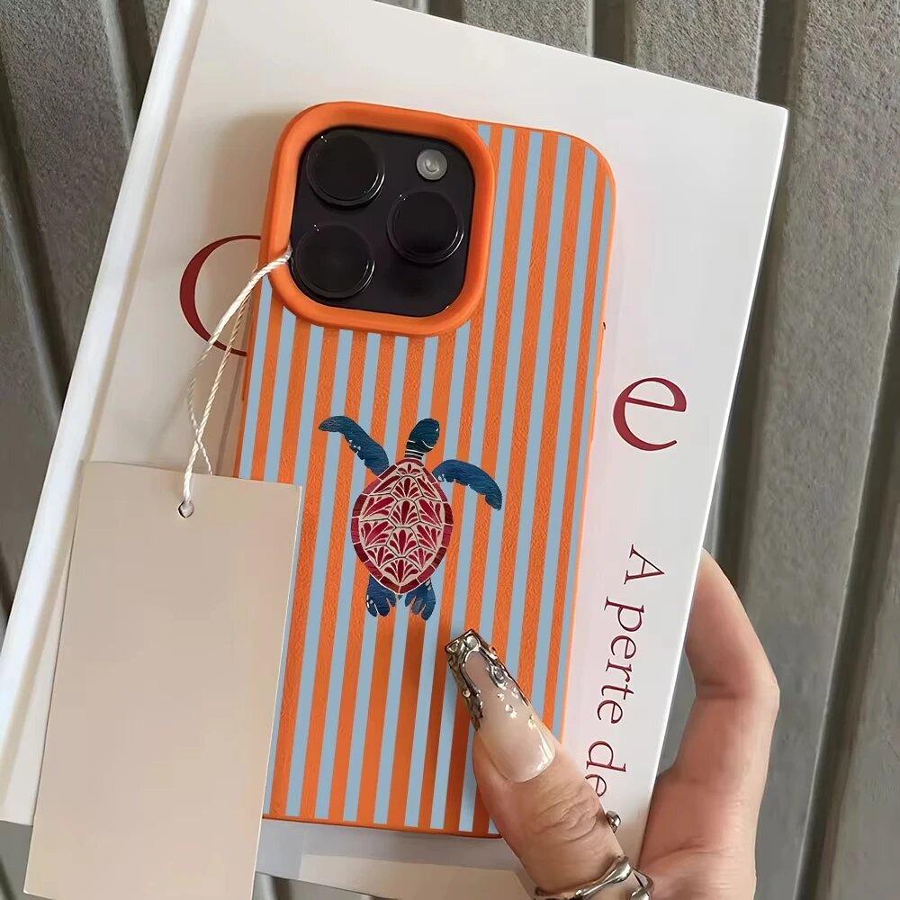 Оранжевый чехол для iPhone 12 с черепахой