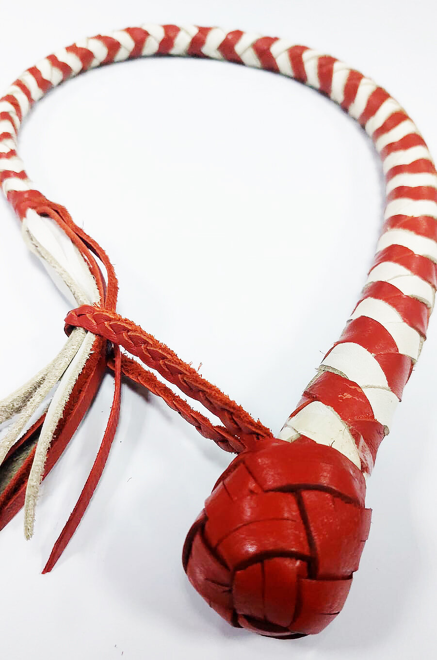 Кнут плетеный Sitabella, с кожаными хлопушками на конце кнута, белый, 85 см