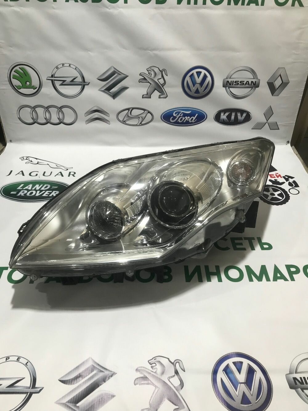 Фара левая Renault Laguna III (2007—2012) 260600040R