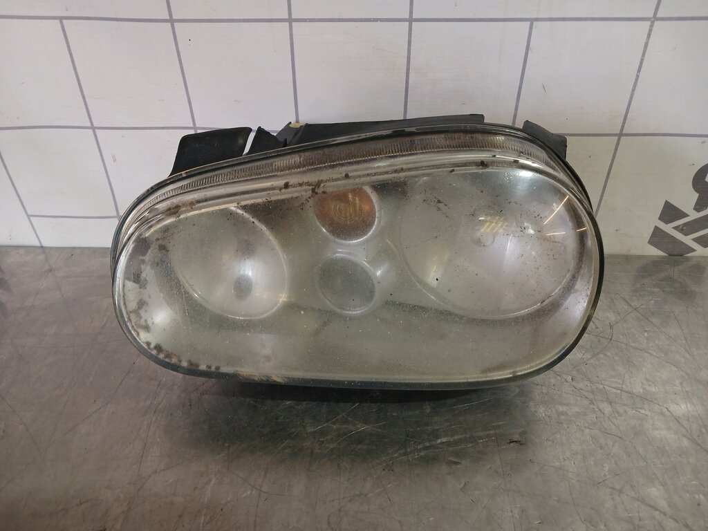 Фара левая VW Golf 4 Bora 97-05