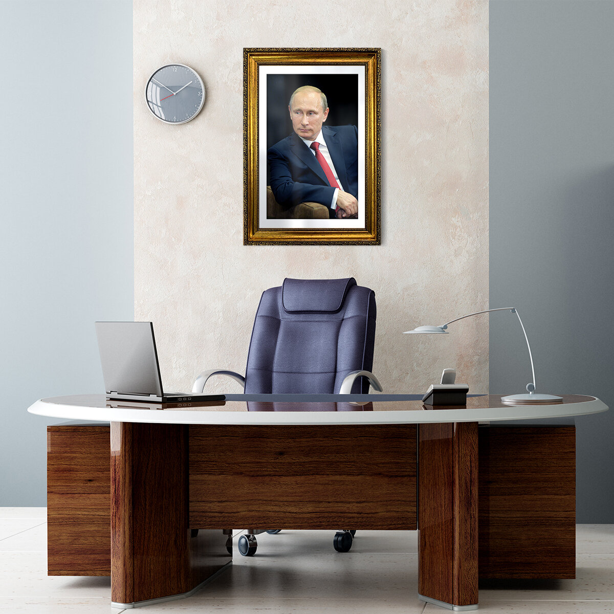 Портрет Путина В. В. на холсте в багетной рамке под золото / А-2 (40x60 см.)