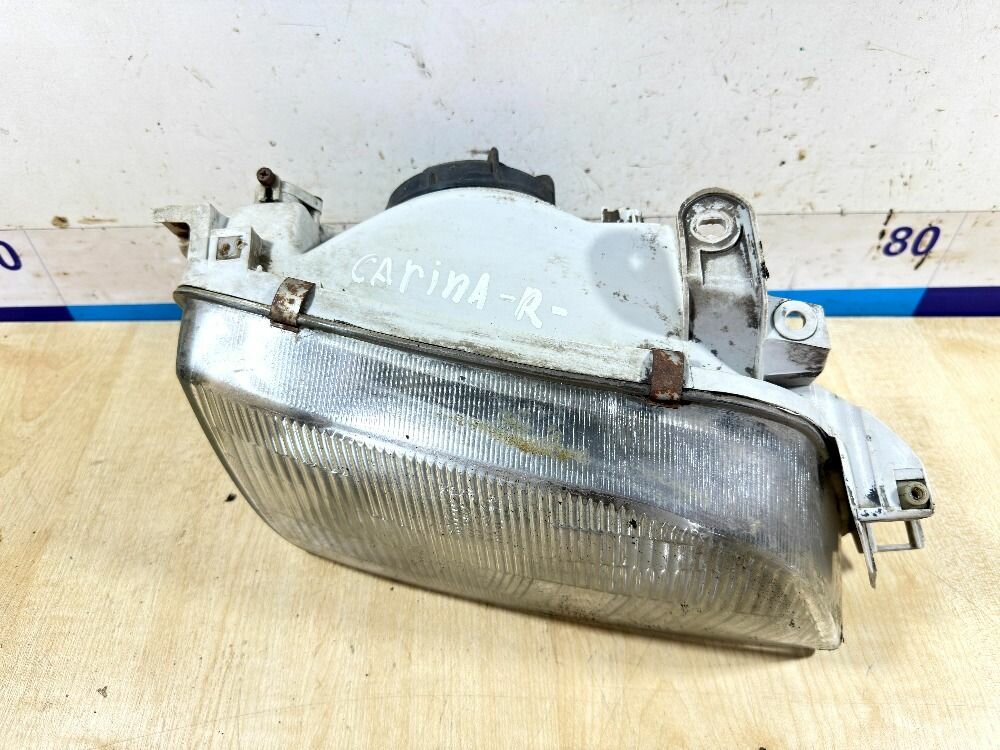 Фара правая Toyota Carina