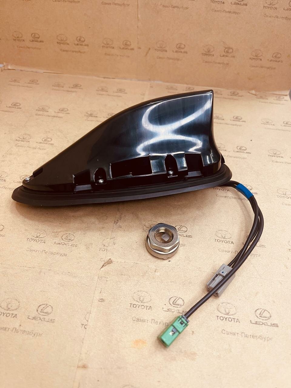 Антенна Плавник Nissan X-Trail T32 с гайкой