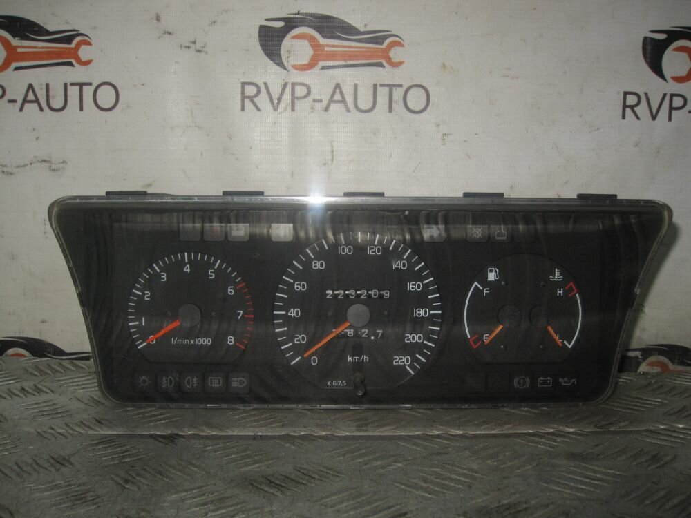 Панель приборов Volvo 460 1988-1997 466635