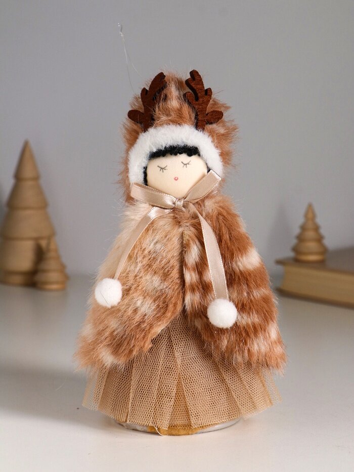 Интерьерная кукла текстильная «Девочка в меховой накидке, в шапке с рожками», 7×7×19 см