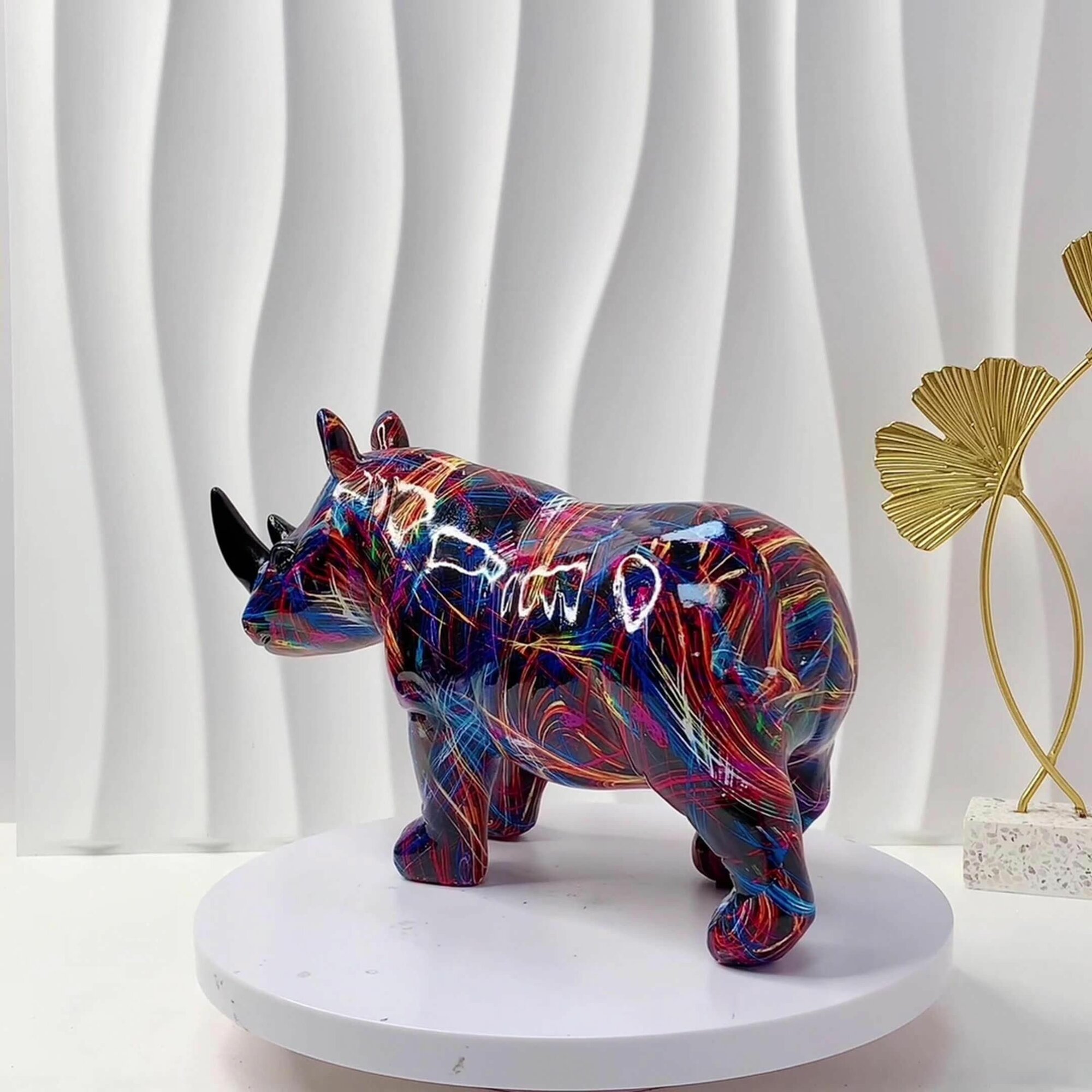 Украшения в виде носорога