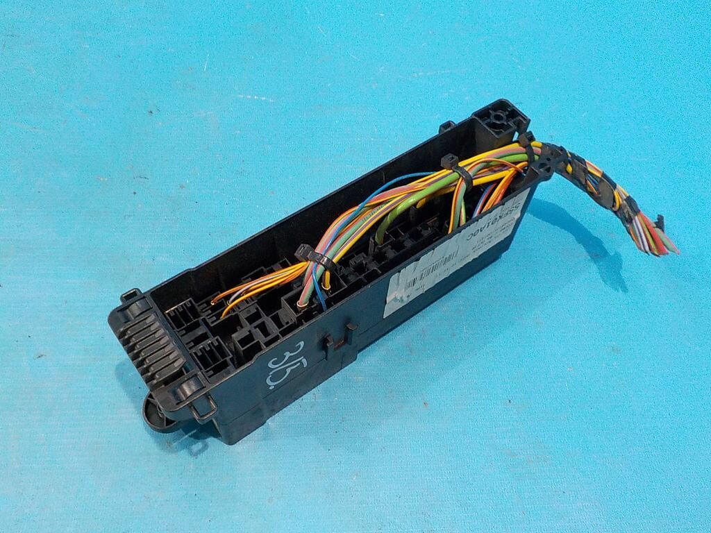 Блок предохранителей Ford Focus 3 2011-2019 55FK01A0C - Б/У