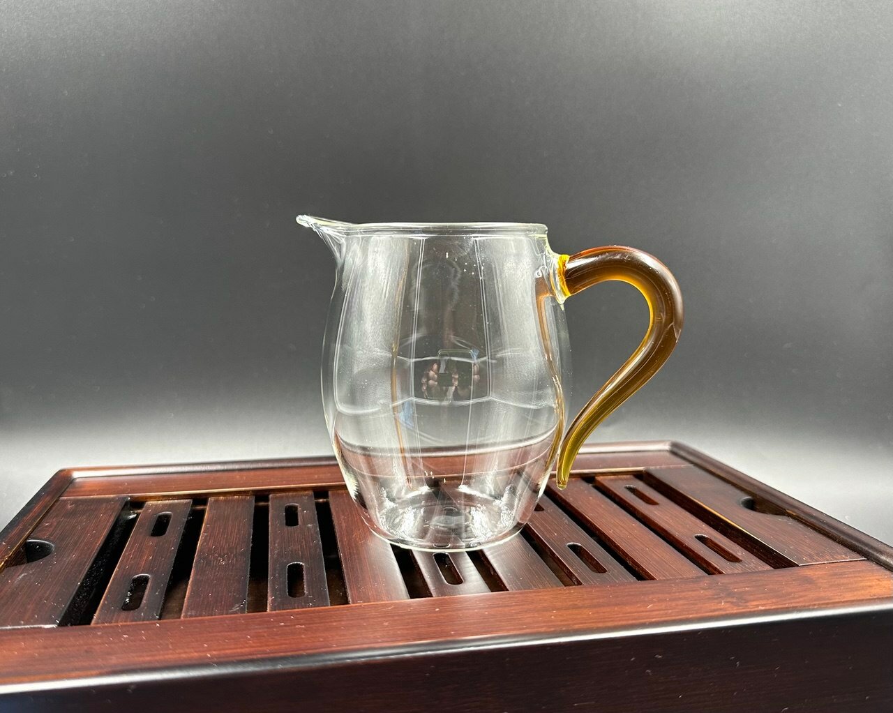 Чахай для чая с ручкой "золотого" цвета, вместимость 350мл. Чахай, сливник для чайной церемонии.