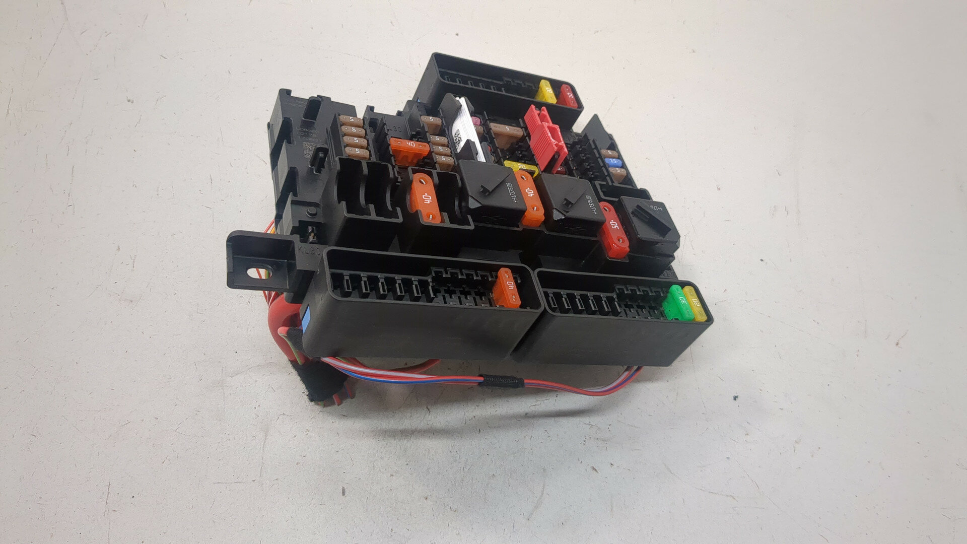 Блок предохранителей BMW X1 (F48) Б/У