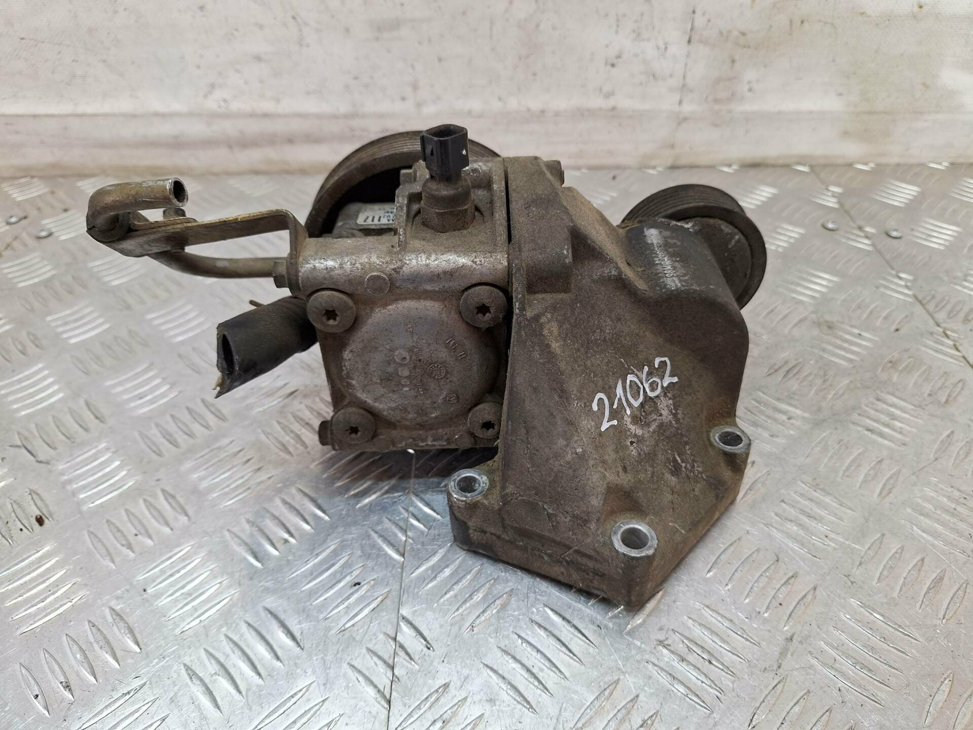 Насос гидроусилителя руля Ford Focus рест. (2001 - 2005) 2S413A696AA