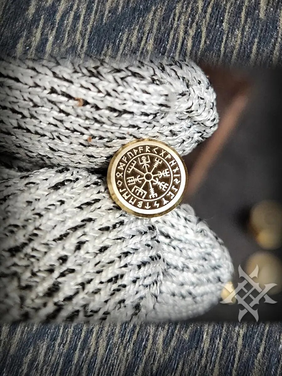 Ременной винт с гравировкой Вегвизир, латунь, 4 штуки, 7х10 мм