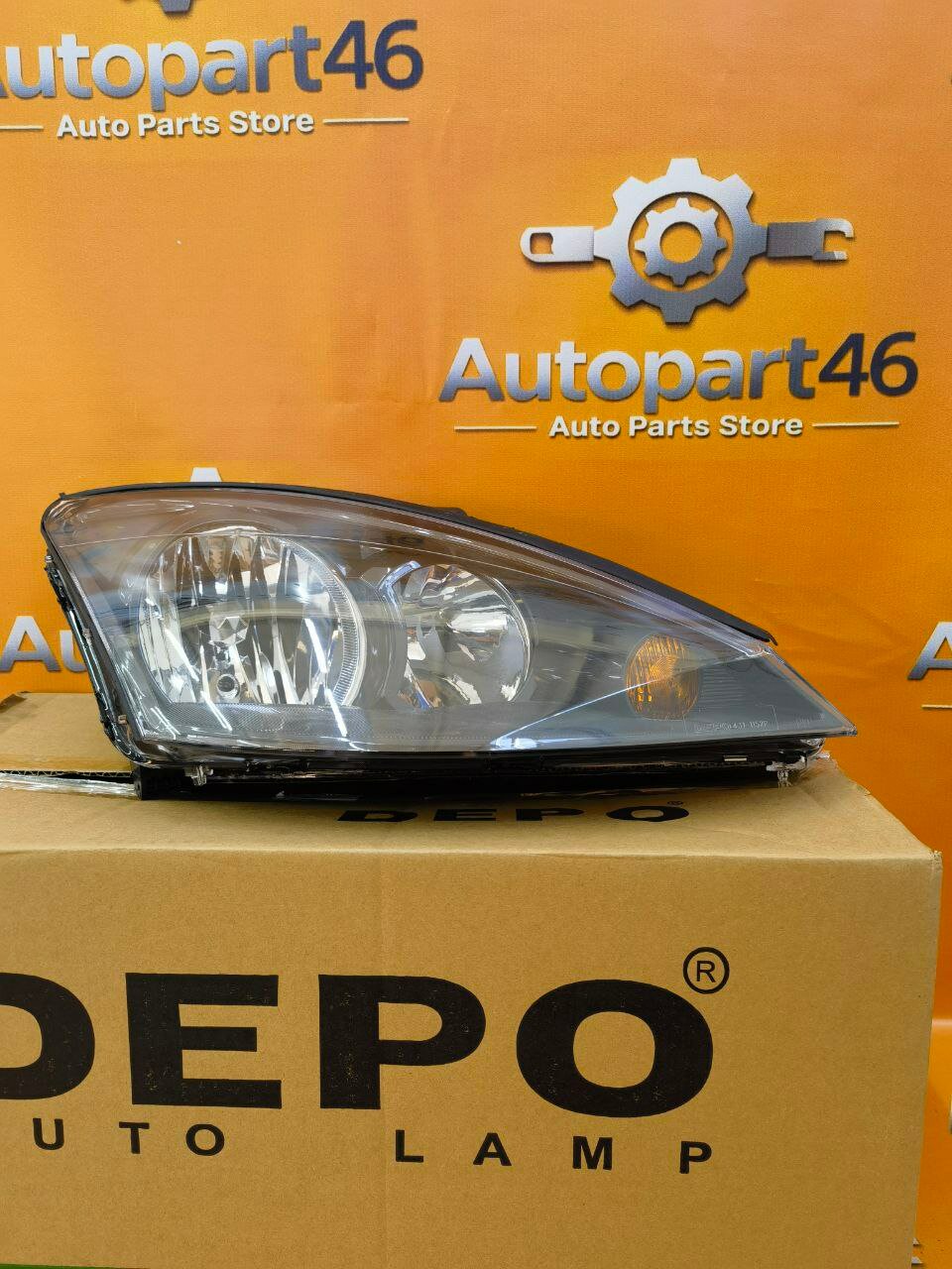 Правая фара форд фокус 1 FORD Focus 1 рестайл электрокорректор черная DEPO 2001-04г.