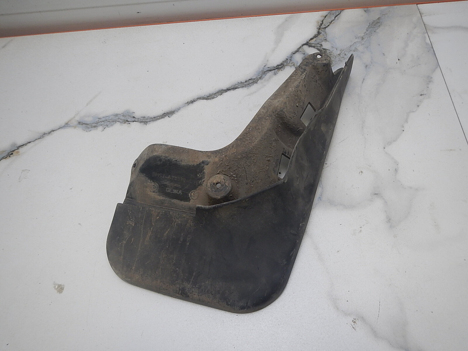 Б/У Брызговик задний правый, Ford (Форд)-FOCUS 3 (11-19) FORD FOCUS 3 (11-19) хетч Задиры. 628751 FORD арт. 1824105