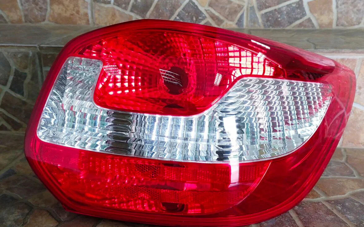 Фонарь LADA Granta/Лада Гранта лифтбек задний правый (аналог)