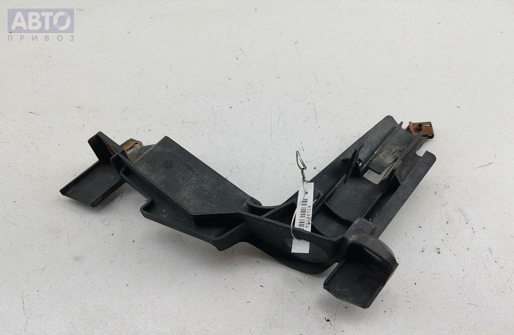 Крепление фары правой BMW 3 E46 (1998-2006)