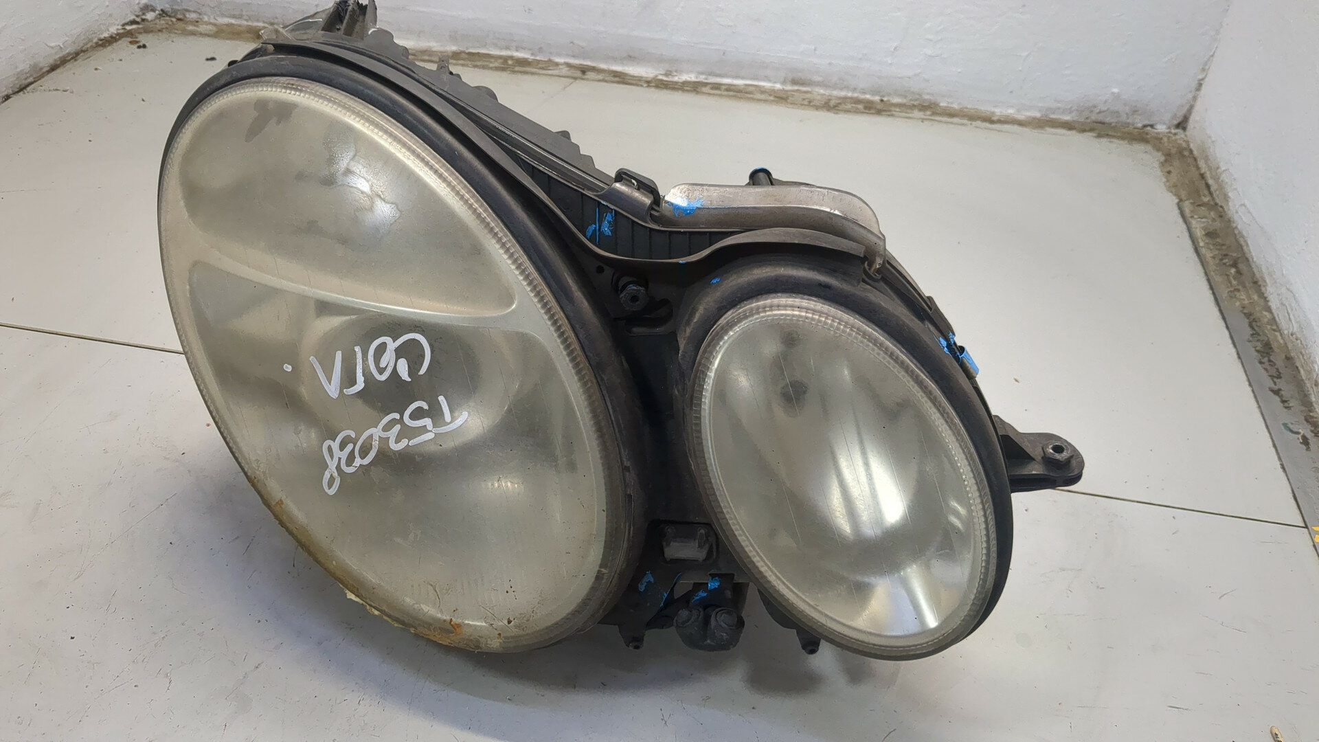 Фара (передняя) правая Mercedes E W211 Б/У