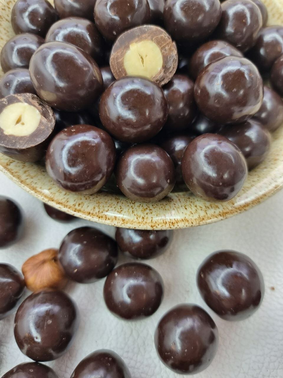 Фундук в темной шоколадной глазури Конфеты Орехи от "БакалеяПро"