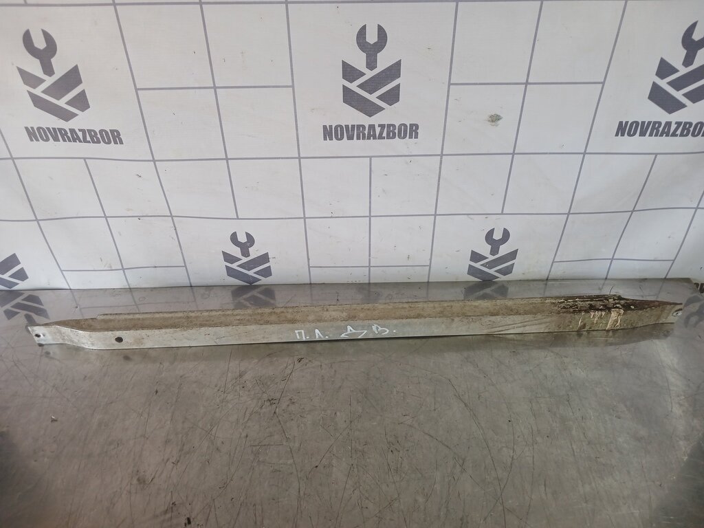 Кронштейн (сопут. товар) Audi 80 90 B3 86-91