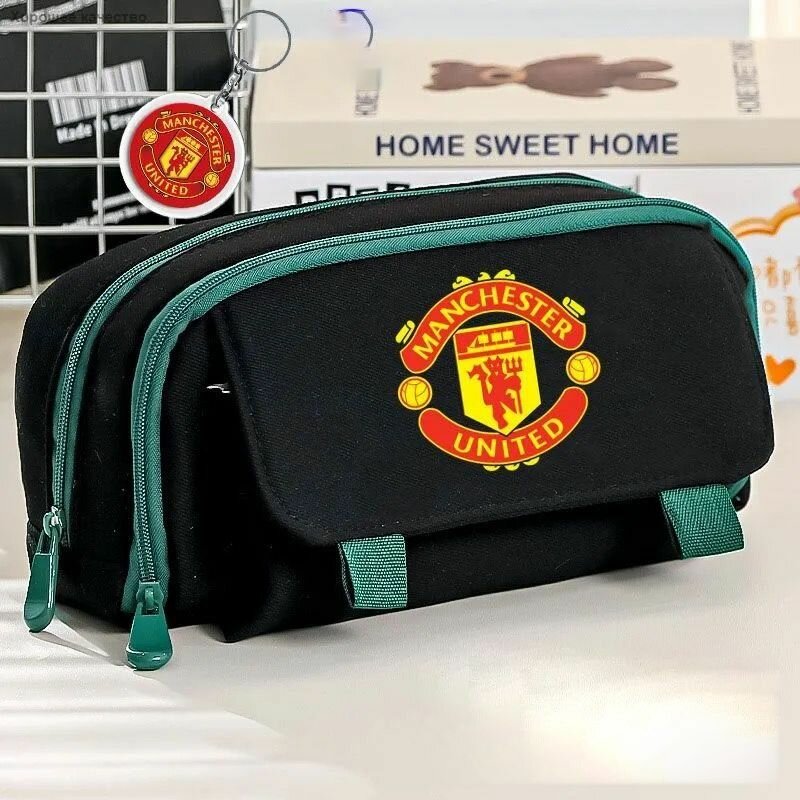 Официальный футбольный пенал Лиги чемпионов-Бесплатный значок