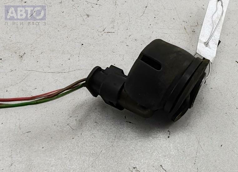 Датчик парковки (парктроник) передний Volkswagen Passat B6