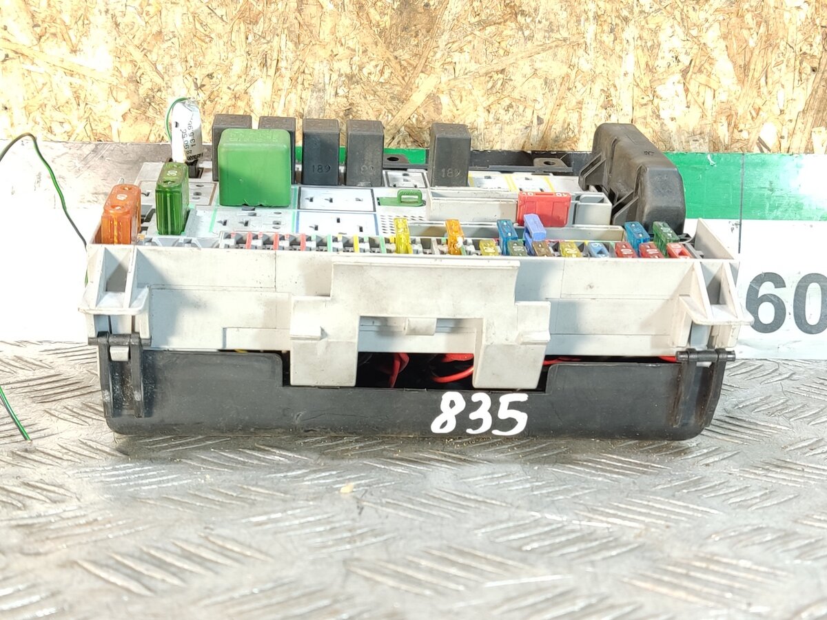 Блок предохранителей салонный OPEL Vectra B 1238061