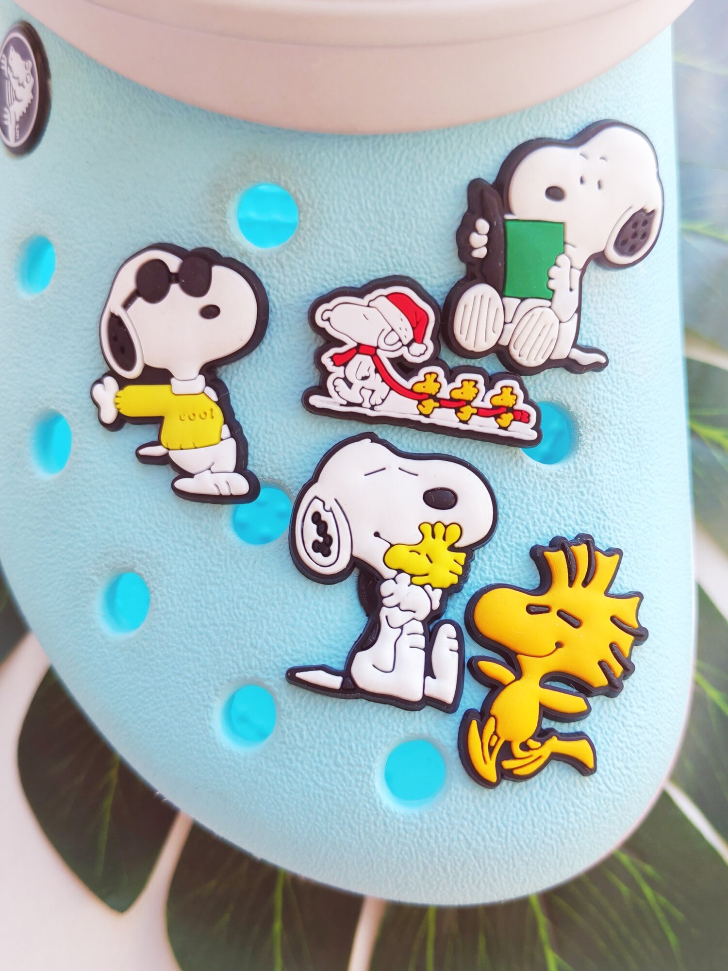 Джибитсы на Crocs Снупи набор 5 шт мультяшки