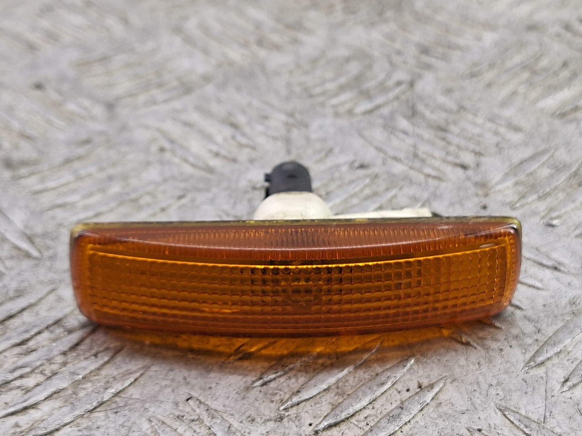 Повторитель передний правый Land Rover Discovery 3 L319 2007 CH9H2213N330A