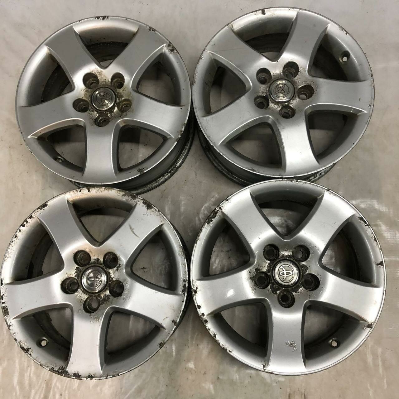 Колесные диски Toyota 16x6.5 PCD 5x114.3 D60.1 ET50 (оригинал)