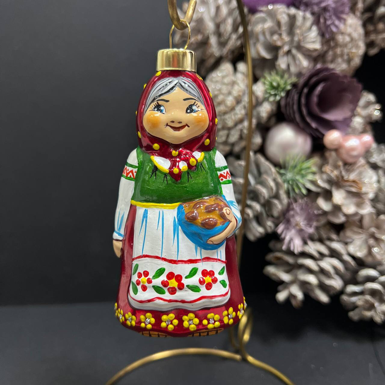 Елочная игрушка Evis "Бабушка с пирожками-01", ручная роспись, 1 шт.