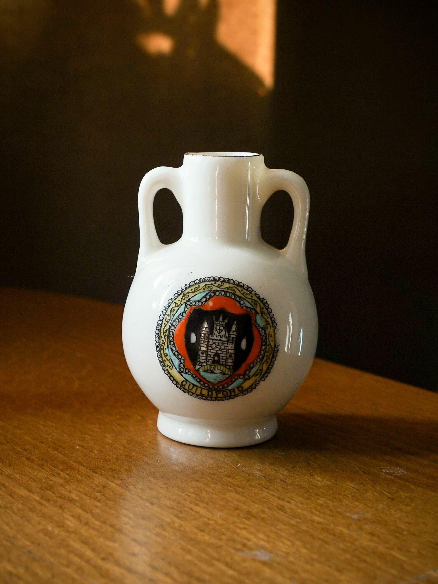Вазочка сувенирная с гербом Гилфорда, Англия, 1930 г.