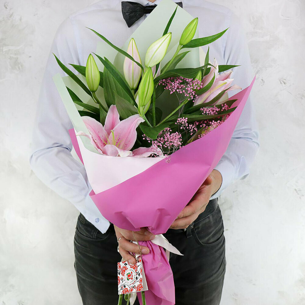 Букет Букет Маркет "Лилии и Гипсофилы", цветы на стеблях, 65 см