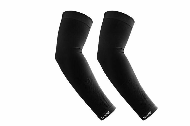 Защитный рукав для предплечья унисекс LiNing черный, 1 пара