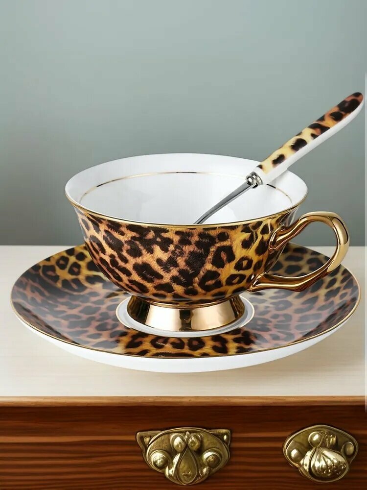 Чайная, кофейная пара "(Высокая ножка - чашка с голубой розой) Маленькая талия - Набор кофейных чашек и блюдец" 180 мл на 1 перс.