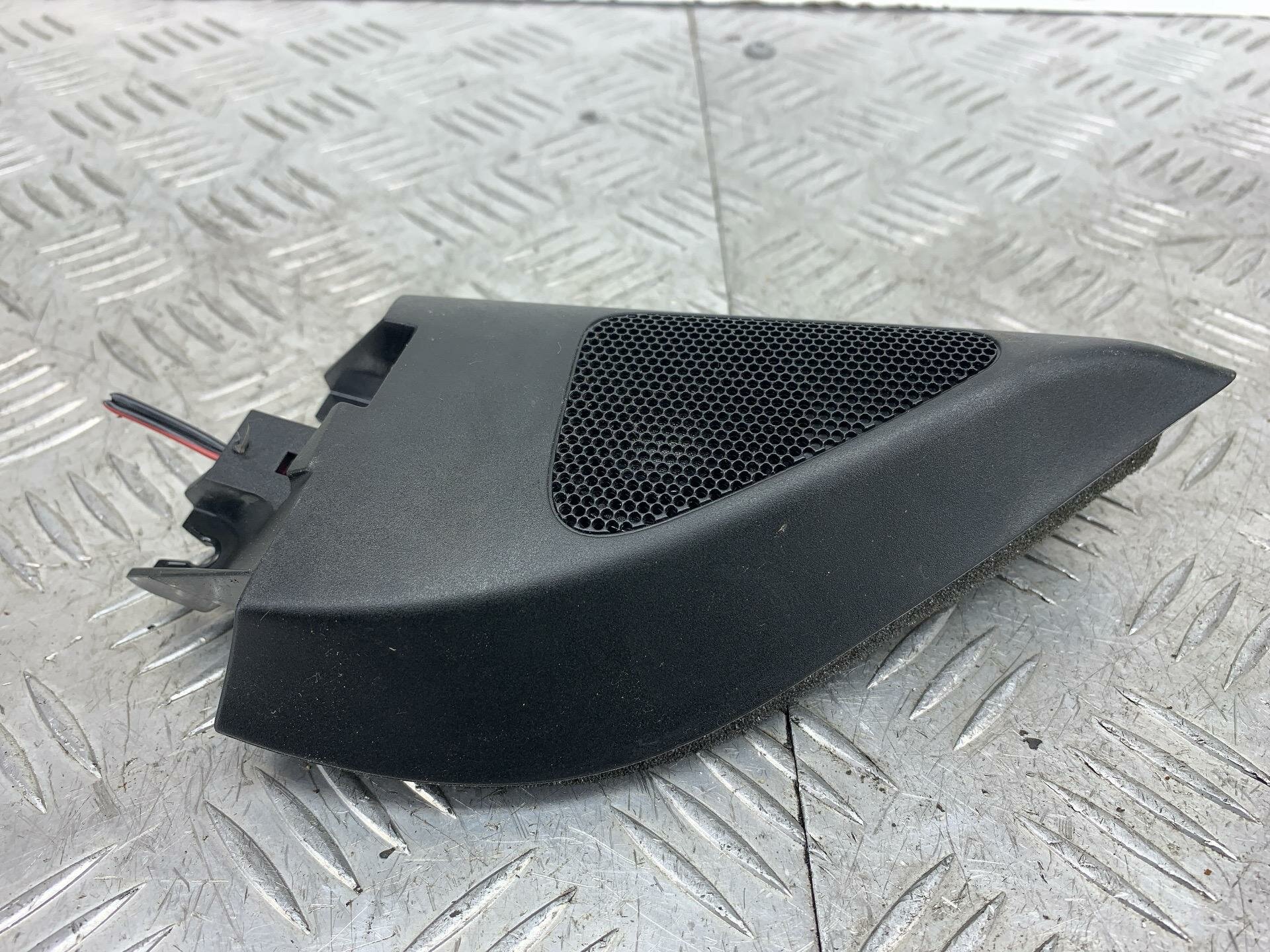 Динамик высокочастотный (пищалка) двери передней левой Volkswagen Passat B6 2009 3C0035411