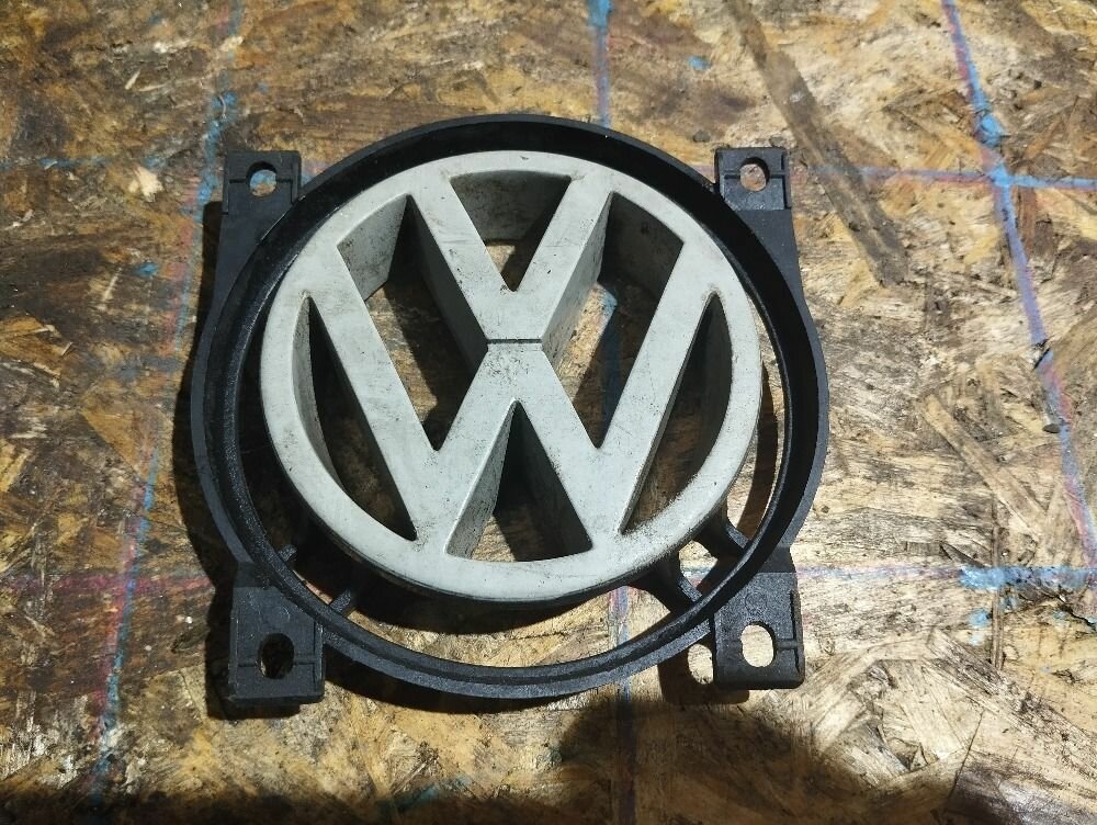 Эмблема VW Passat B3 Б/У с пробегом
