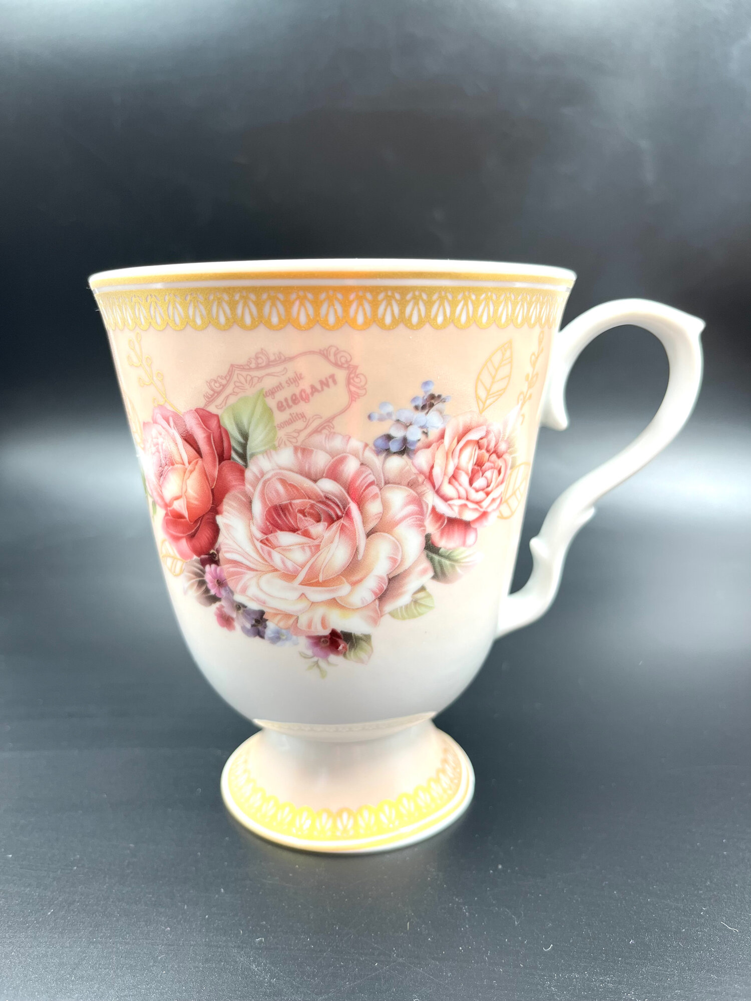 Кружка фарфоровая для чая и кофе 600 мл "Донна Роза Пудровый"