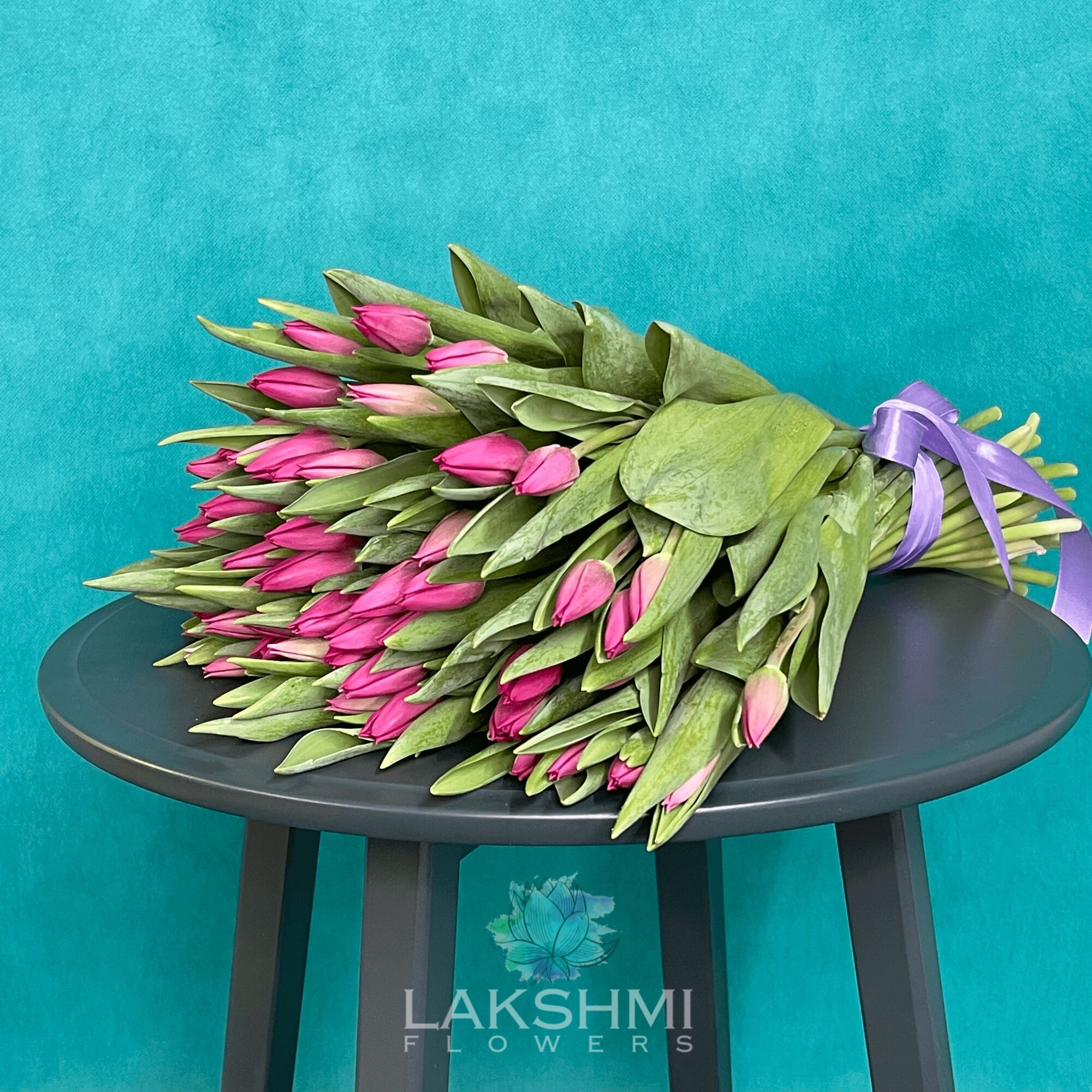 51 фиолетовый тюльпан / Букет из 51 фиолетового тюльпана под ленту