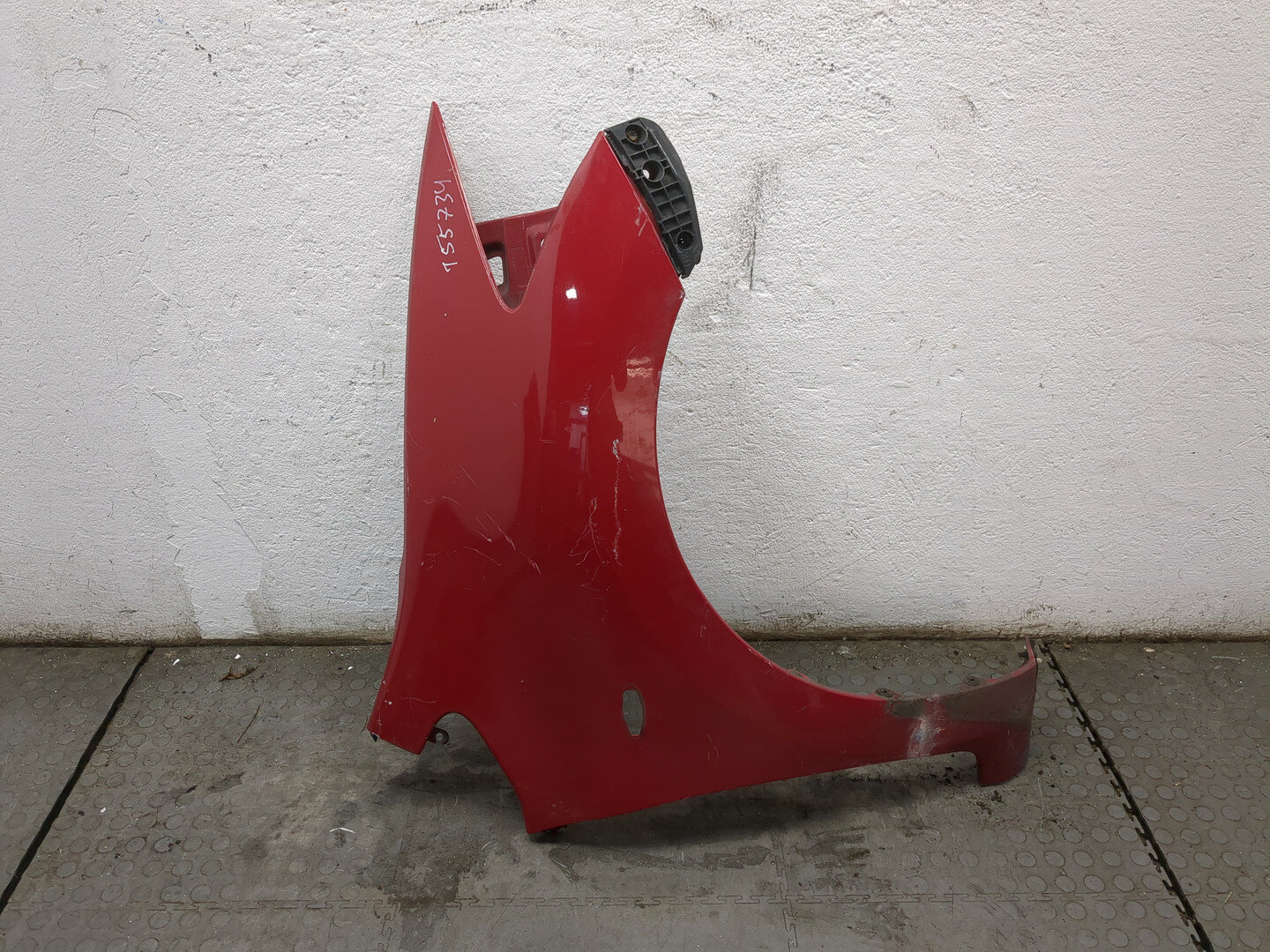 Крыло правое переднее Toyota Auris E15 Б/У