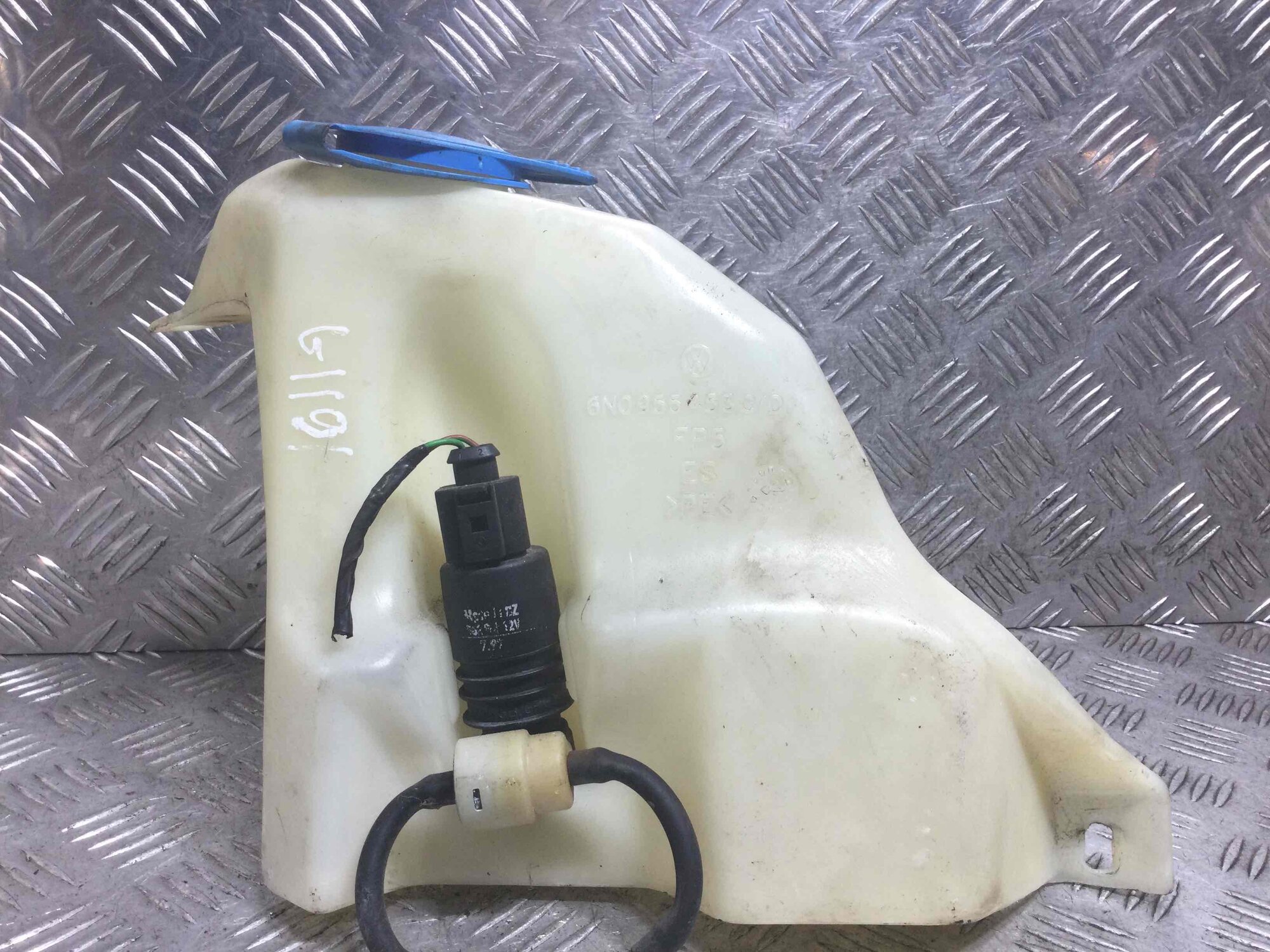 Б/У Бачок омывателя Volkswagen Polo 3 поколение (1994-2001) 1999 г.